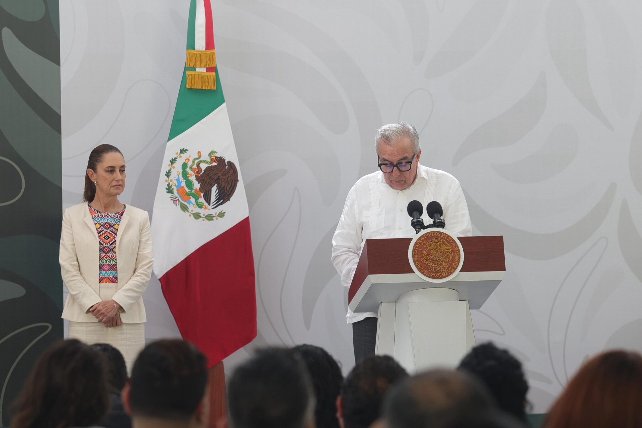 'Bienvenida a Sinaloa, su tierra', Rocha Moya recibe a Sheinbaum en ...